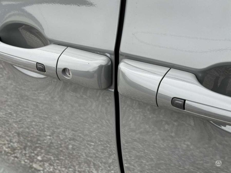 Grey Chrysler Pacifica 2022 in Kretinga, with an engine capacity of 3.61 L and mileage of 50 thousand km for 24999 €, photo 18 on AUTOMOTO.COM.LV
