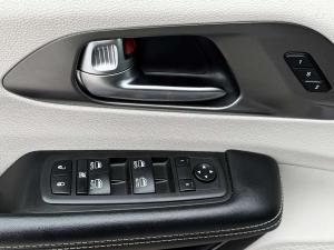 Grey Chrysler Pacifica 2022 in Kretinga, with an engine capacity of 3.61 L and mileage of 50 thousand km for 24999 €, photo 20 on AUTOMOTO.COM.LV