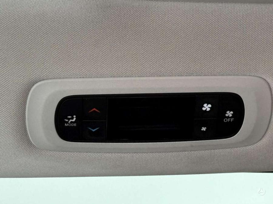 Grey Chrysler Pacifica 2022 in Kretinga, with an engine capacity of 3.61 L and mileage of 50 thousand km for 24999 €, photo 35 on AUTOMOTO.COM.LV