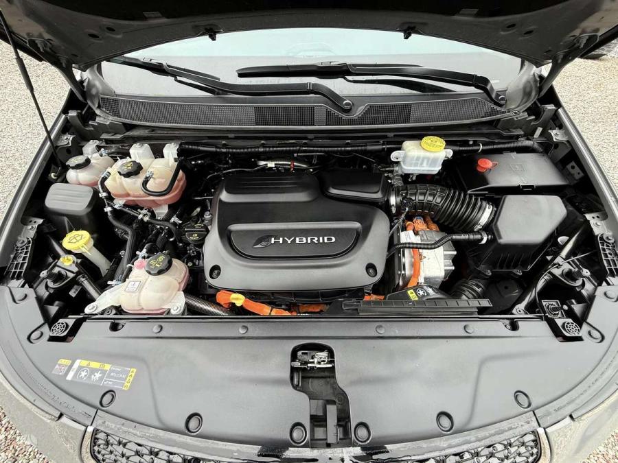 Grey Chrysler Pacifica 2022 in Kretinga, with an engine capacity of 3.61 L and mileage of 50 thousand km for 24999 €, photo 43 on AUTOMOTO.COM.LV