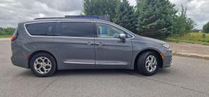 Pelēks Chrysler Pacifica 2022 Klaipėda, ar dzinēja tilpumu 3.60 L un nobraukumu 65 tūkst. km par 27350 €, foto 8 vietnē AUTOMOTO.COM.LV