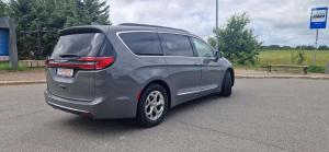 Pelēks Chrysler Pacifica 2022 Klaipėda, ar dzinēja tilpumu 3.60 L un nobraukumu 65 tūkst. km par 27350 €, foto 10 vietnē AUTOMOTO.COM.LV