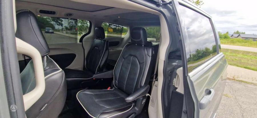 Pelēks Chrysler Pacifica 2022 Klaipėda, ar dzinēja tilpumu 3.60 L un nobraukumu 65 tūkst. km par 27350 €, foto 25 vietnē AUTOMOTO.COM.LV