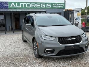 Grey Chrysler Pacifica 2022 in Kretinga, with an engine capacity of 3.60 L and mileage of 50 thousand km for 24999 €, photo  on AUTOMOTO.COM.LV