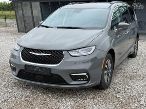 Grey Chrysler Pacifica 2022 in Kretinga, with an engine capacity of 3.60 L and mileage of 50 thousand km for 24999 €, photo 4 on AUTOMOTO.COM.LV