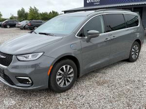 Grey Chrysler Pacifica 2022 in Kretinga, with an engine capacity of 3.60 L and mileage of 50 thousand km for 24999 €, photo 5 on AUTOMOTO.COM.LV