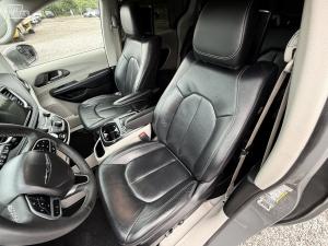 Grey Chrysler Pacifica 2022 in Kretinga, with an engine capacity of 3.60 L and mileage of 50 thousand km for 24999 €, photo 23 on AUTOMOTO.COM.LV