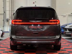 Pelēks Chrysler Pacifica 2022 Viļņa, ar dzinēja tilpumu 3.60 L un nobraukumu 115 tūkst. km par 29900 €, foto 6 vietnē AUTOMOTO.COM.LV