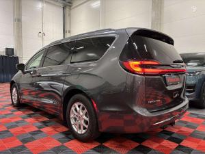 Pelēks Chrysler Pacifica 2022 Viļņa, ar dzinēja tilpumu 3.60 L un nobraukumu 115 tūkst. km par 29900 €, foto 7 vietnē AUTOMOTO.COM.LV