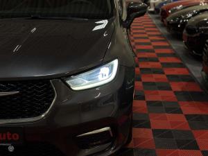 Pelēks Chrysler Pacifica 2022 Viļņa, ar dzinēja tilpumu 3.60 L un nobraukumu 115 tūkst. km par 29900 €, foto 8 vietnē AUTOMOTO.COM.LV