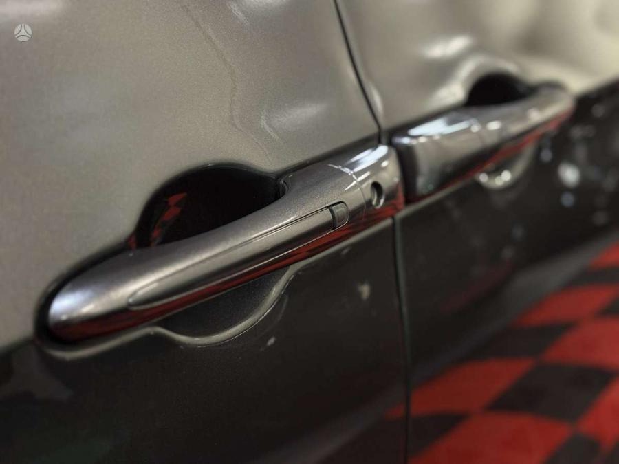 Pelēks Chrysler Pacifica 2022 Viļņa, ar dzinēja tilpumu 3.60 L un nobraukumu 115 tūkst. km par 29900 €, foto 11 vietnē AUTOMOTO.COM.LV