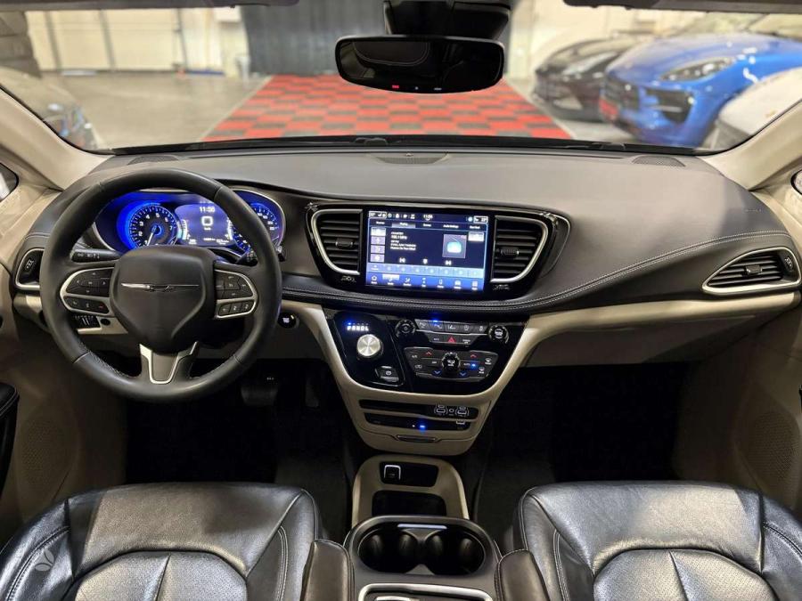Pelēks Chrysler Pacifica 2022 Viļņa, ar dzinēja tilpumu 3.60 L un nobraukumu 115 tūkst. km par 29900 €, foto 19 vietnē AUTOMOTO.COM.LV