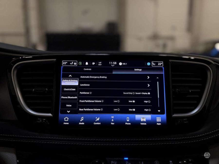 Pelēks Chrysler Pacifica 2022 Viļņa, ar dzinēja tilpumu 3.60 L un nobraukumu 115 tūkst. km par 29900 €, foto 28 vietnē AUTOMOTO.COM.LV