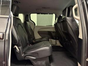 Pelēks Chrysler Pacifica 2022 Viļņa, ar dzinēja tilpumu 3.60 L un nobraukumu 115 tūkst. km par 29900 €, foto 32 vietnē AUTOMOTO.COM.LV
