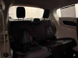 Pelēks Chrysler Pacifica 2022 Viļņa, ar dzinēja tilpumu 3.60 L un nobraukumu 115 tūkst. km par 29900 €, foto 36 vietnē AUTOMOTO.COM.LV