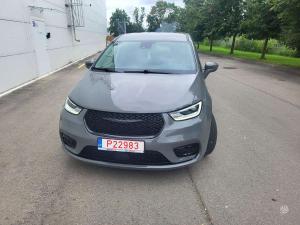 Grey Chrysler Pacifica 2022 in Klaipeda, with an engine capacity of 3.60 L and mileage of 149 thousand km for 21000 €, photo  on AUTOMOTO.COM.LV