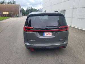Grey Chrysler Pacifica 2022 in Klaipeda, with an engine capacity of 3.60 L and mileage of 149 thousand km for 21000 €, photo 5 on AUTOMOTO.COM.LV
