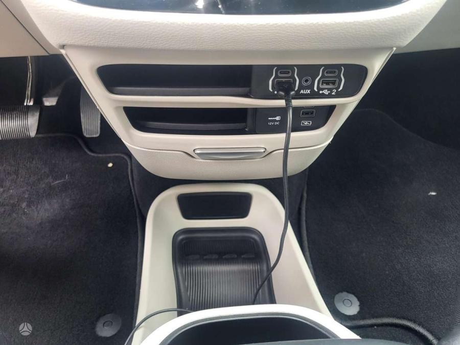 Grey Chrysler Pacifica 2022 in Klaipeda, with an engine capacity of 3.60 L and mileage of 149 thousand km for 21000 €, photo 13 on AUTOMOTO.COM.LV
