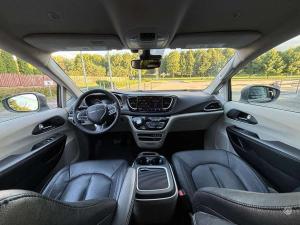 Pelēks Chrysler Pacifica 2022 Šilalė, ar dzinēja tilpumu 3.61 L un nobraukumu 151 tūkst. km par 21300 €, foto 13 vietnē AUTOMOTO.COM.LV