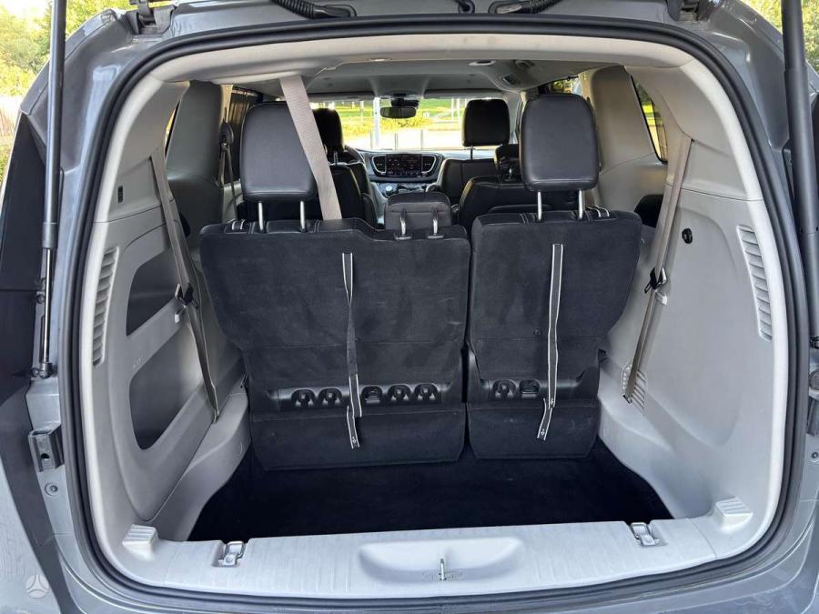 Pelēks Chrysler Pacifica 2022 Šilalė, ar dzinēja tilpumu 3.61 L un nobraukumu 151 tūkst. km par 21300 €, foto 20 vietnē AUTOMOTO.COM.LV