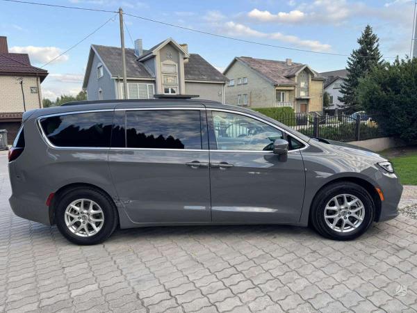 Pelēks Chrysler Pacifica 2022 Šauļi, ar dzinēja tilpumu 3.60 L un nobraukumu 220 tūkst. km par 12950 €, foto 9 vietnē AUTOMOTO.COM.LV