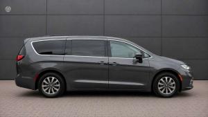 Pelēks Chrysler Pacifica 2022 Kretinga, ar dzinēja tilpumu 3.61 L un nobraukumu 187 tūkst. km par 19999 €, foto 5 vietnē AUTOMOTO.COM.LV