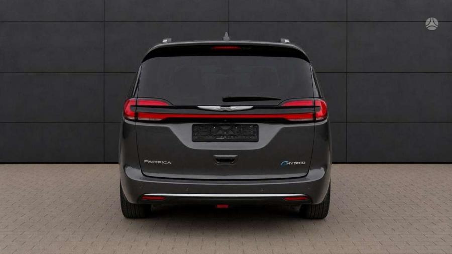 Pelēks Chrysler Pacifica 2022 Kretinga, ar dzinēja tilpumu 3.61 L un nobraukumu 187 tūkst. km par 19999 €, foto 7 vietnē AUTOMOTO.COM.LV