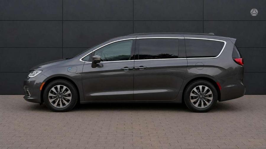 Pelēks Chrysler Pacifica 2022 Kretinga, ar dzinēja tilpumu 3.61 L un nobraukumu 187 tūkst. km par 19999 €, foto 9 vietnē AUTOMOTO.COM.LV