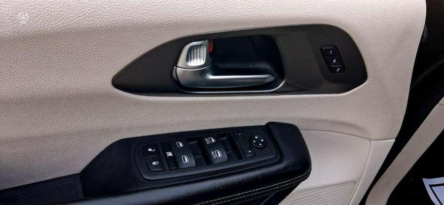 Pelēks Chrysler Pacifica 2022 Kretinga, ar dzinēja tilpumu 3.61 L un nobraukumu 187 tūkst. km par 19999 €, foto 12 vietnē AUTOMOTO.COM.LV