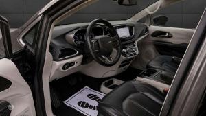 Pelēks Chrysler Pacifica 2022 Kretinga, ar dzinēja tilpumu 3.61 L un nobraukumu 187 tūkst. km par 19999 €, foto 25 vietnē AUTOMOTO.COM.LV