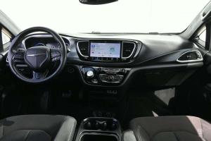 Grey Chrysler Pacifica 2022 in Kretinga, with an engine capacity of 3.61 L and mileage of 63 thousand km for 25499 €, photo 29 on AUTOMOTO.COM.LV