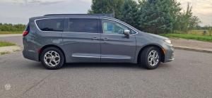 Grey Chrysler Pacifica 2022 in Klaipeda, with an engine capacity of 3.60 L and mileage of 68 thousand km for 25850 €, photo 5 on AUTOMOTO.COM.LV