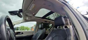 Grey Chrysler Pacifica 2022 in Klaipeda, with an engine capacity of 3.60 L and mileage of 68 thousand km for 25850 €, photo 29 on AUTOMOTO.COM.LV