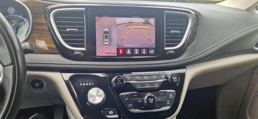 Grey Chrysler Pacifica 2022 in Klaipeda, with an engine capacity of 3.60 L and mileage of 68 thousand km for 25850 €, photo 37 on AUTOMOTO.COM.LV