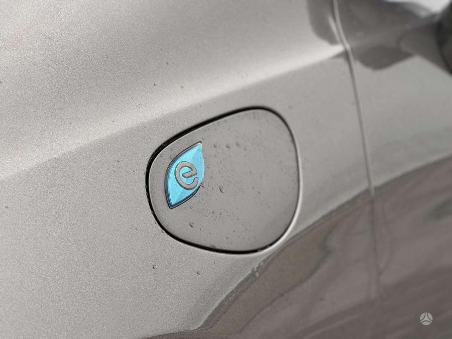 Pelēks Chrysler Pacifica 2022 Klaipėda, ar dzinēja tilpumu 3.60 L un nobraukumu 181 tūkst. km par 26200 €, foto 9 vietnē AUTOMOTO.COM.LV