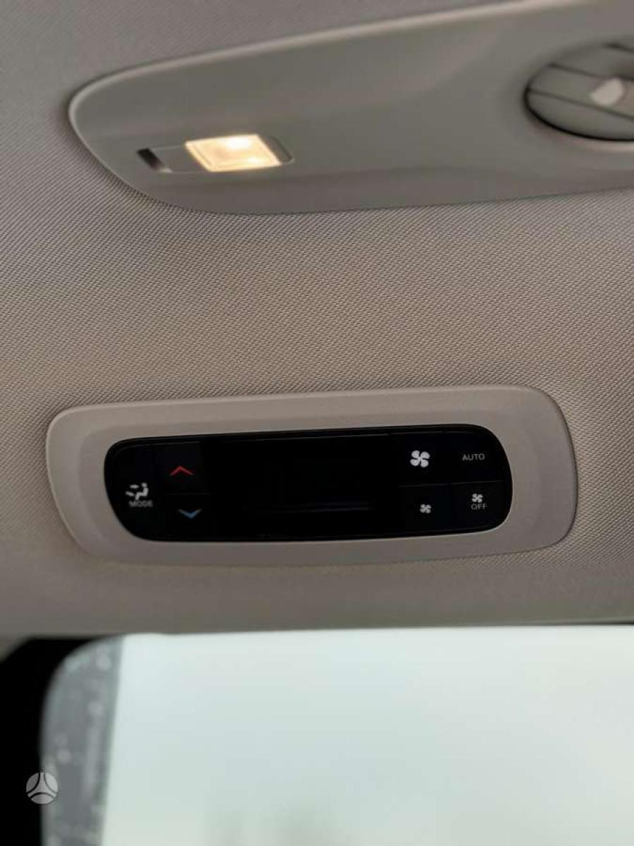Pelēks Chrysler Pacifica 2022 Klaipėda, ar dzinēja tilpumu 3.60 L un nobraukumu 181 tūkst. km par 26200 €, foto 16 vietnē AUTOMOTO.COM.LV