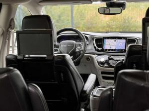 Pelēks Chrysler Pacifica 2022 Klaipėda, ar dzinēja tilpumu 3.60 L un nobraukumu 181 tūkst. km par 26200 €, foto 19 vietnē AUTOMOTO.COM.LV