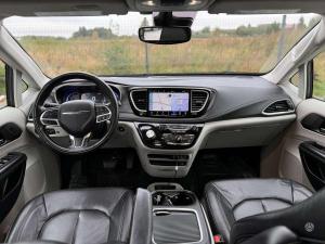 Pelēks Chrysler Pacifica 2022 Klaipėda, ar dzinēja tilpumu 3.60 L un nobraukumu 181 tūkst. km par 26200 €, foto 26 vietnē AUTOMOTO.COM.LV