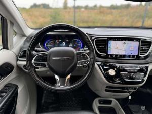 Pelēks Chrysler Pacifica 2022 Klaipėda, ar dzinēja tilpumu 3.60 L un nobraukumu 181 tūkst. km par 26200 €, foto 27 vietnē AUTOMOTO.COM.LV