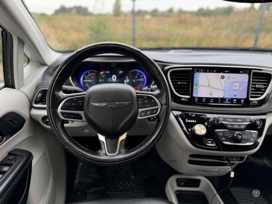 Pelēks Chrysler Pacifica 2022 Klaipėda, ar dzinēja tilpumu 3.60 L un nobraukumu 181 tūkst. km par 26200 €, foto 27 vietnē AUTOMOTO.COM.LV