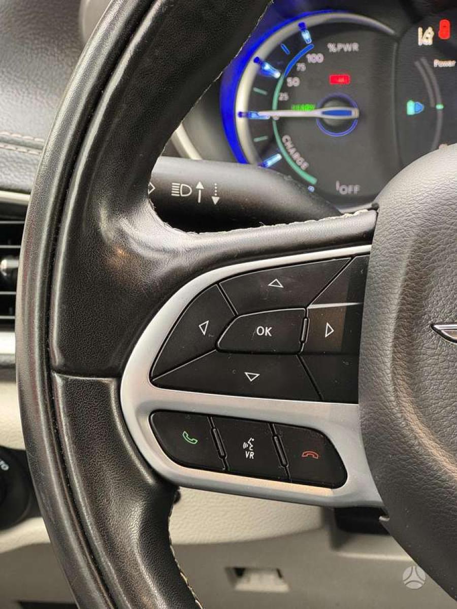 Pelēks Chrysler Pacifica 2022 Klaipėda, ar dzinēja tilpumu 3.60 L un nobraukumu 181 tūkst. km par 26200 €, foto 28 vietnē AUTOMOTO.COM.LV