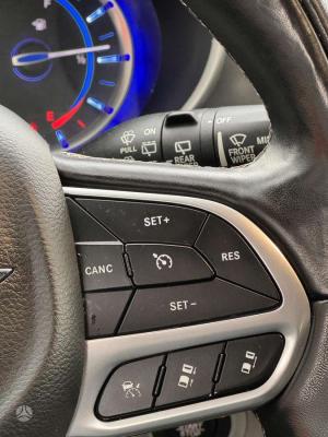 Pelēks Chrysler Pacifica 2022 Klaipėda, ar dzinēja tilpumu 3.60 L un nobraukumu 181 tūkst. km par 26200 €, foto 29 vietnē AUTOMOTO.COM.LV