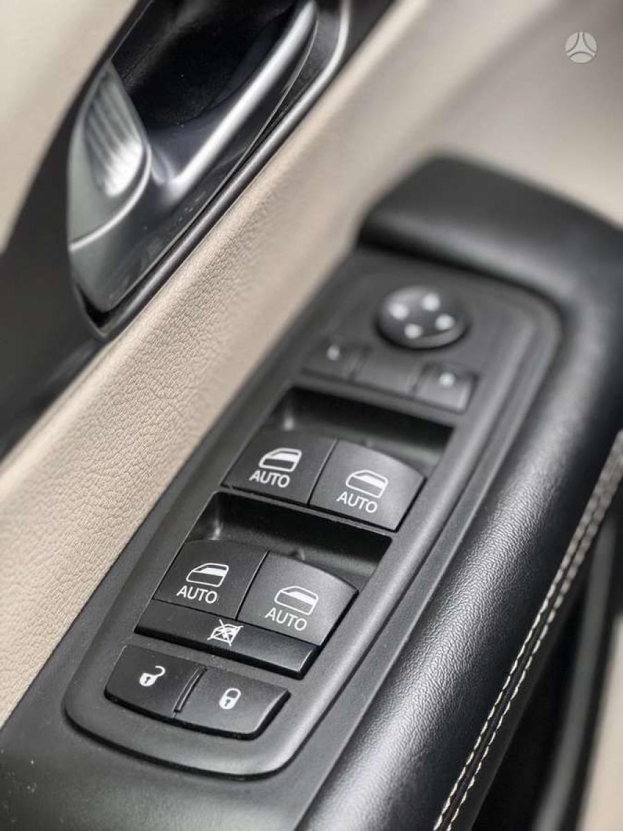 Pelēks Chrysler Pacifica 2022 Klaipėda, ar dzinēja tilpumu 3.60 L un nobraukumu 181 tūkst. km par 26200 €, foto 30 vietnē AUTOMOTO.COM.LV