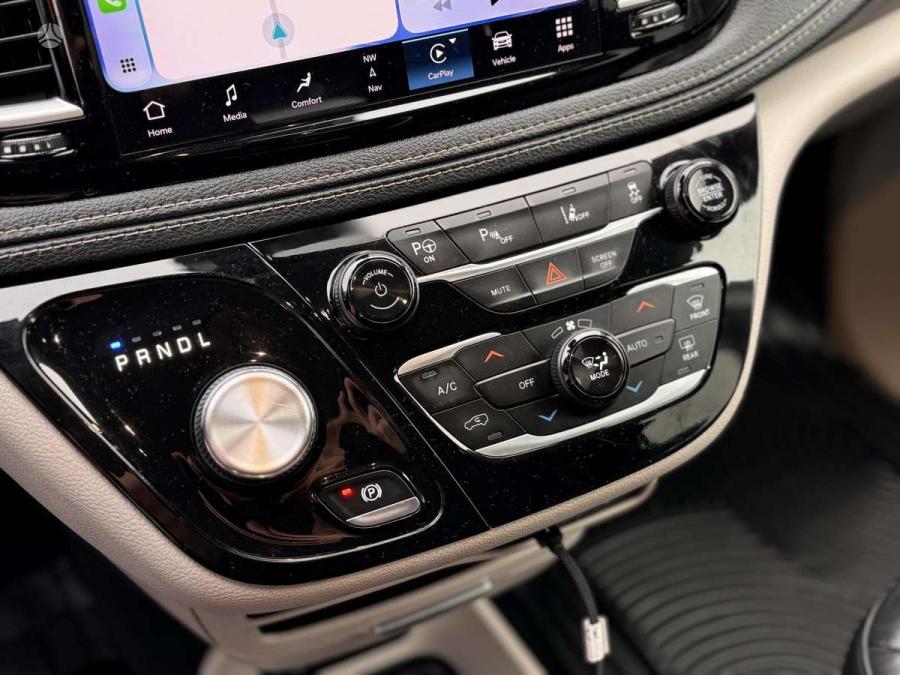 Pelēks Chrysler Pacifica 2022 Klaipėda, ar dzinēja tilpumu 3.60 L un nobraukumu 181 tūkst. km par 26200 €, foto 32 vietnē AUTOMOTO.COM.LV