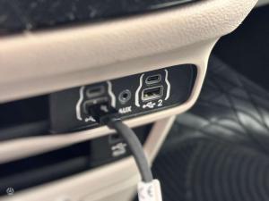 Pelēks Chrysler Pacifica 2022 Klaipėda, ar dzinēja tilpumu 3.60 L un nobraukumu 181 tūkst. km par 26200 €, foto 33 vietnē AUTOMOTO.COM.LV