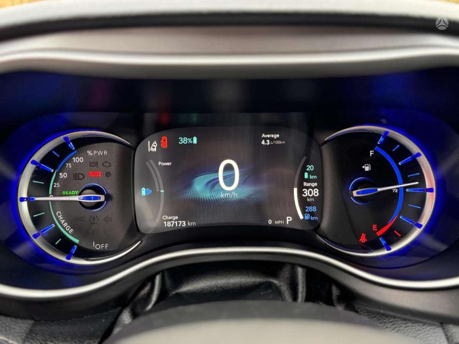 Pelēks Chrysler Pacifica 2022 Klaipėda, ar dzinēja tilpumu 3.60 L un nobraukumu 181 tūkst. km par 26200 €, foto 37 vietnē AUTOMOTO.COM.LV