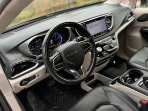 Pelēks Chrysler Pacifica 2022 Klaipėda, ar dzinēja tilpumu 3.60 L un nobraukumu 181 tūkst. km par 26200 €, foto 38 vietnē AUTOMOTO.COM.LV