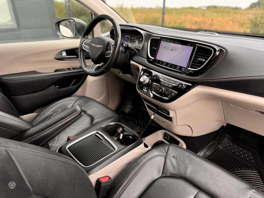 Pelēks Chrysler Pacifica 2022 Klaipėda, ar dzinēja tilpumu 3.60 L un nobraukumu 181 tūkst. km par 26200 €, foto 40 vietnē AUTOMOTO.COM.LV
