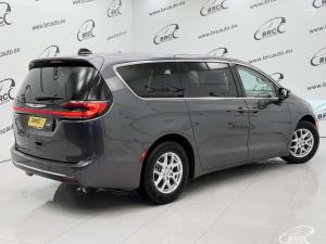 Pelēks Chrysler Pacifica 2023 Viļņa, ar dzinēja tilpumu 3.60 L un nobraukumu 123 tūkst. km par 22900 €, foto 2 vietnē AUTOMOTO.COM.LV