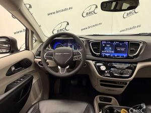 Pelēks Chrysler Pacifica 2023 Viļņa, ar dzinēja tilpumu 3.60 L un nobraukumu 123 tūkst. km par 22900 €, foto 17 vietnē AUTOMOTO.COM.LV